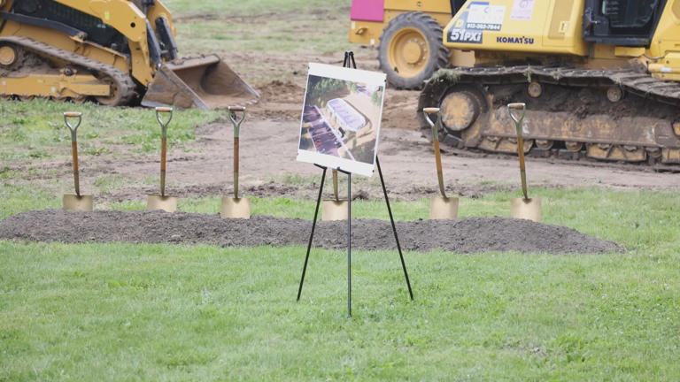Revive the Vine: $1.7M project brings boardwalk-style skating to Kansas ...