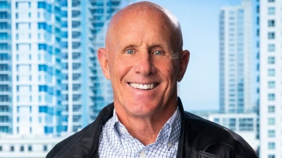 Robert Harward: 5 things on retired vice admiral amid 'mask' row after ...