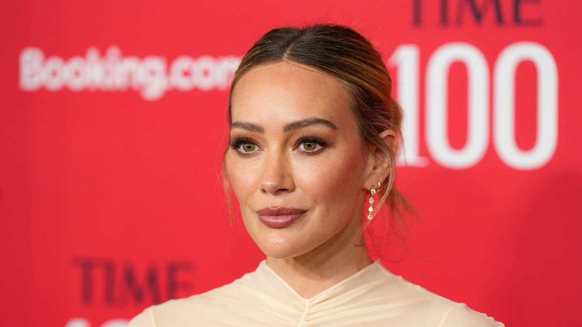 Hilary Duff reveals why she chose a one-piece for her Sports ...