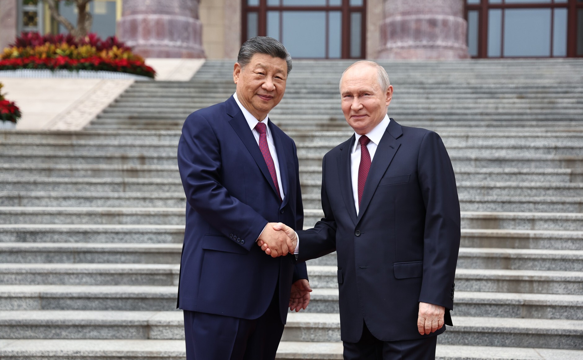 Putin and Xi Jinping in Beijing: Key points of a meeting between allies