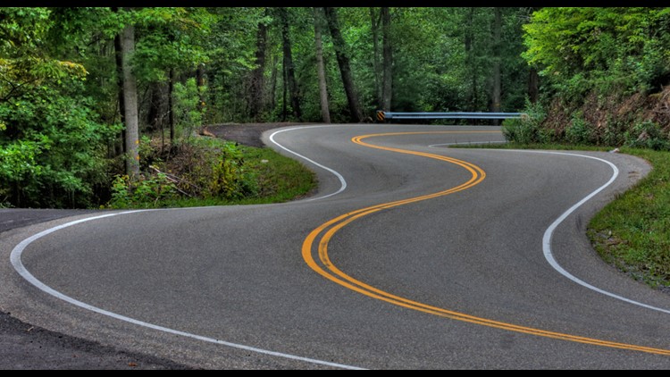 BCSO urges caution after 2 die in wreck on Tail of the Dragon