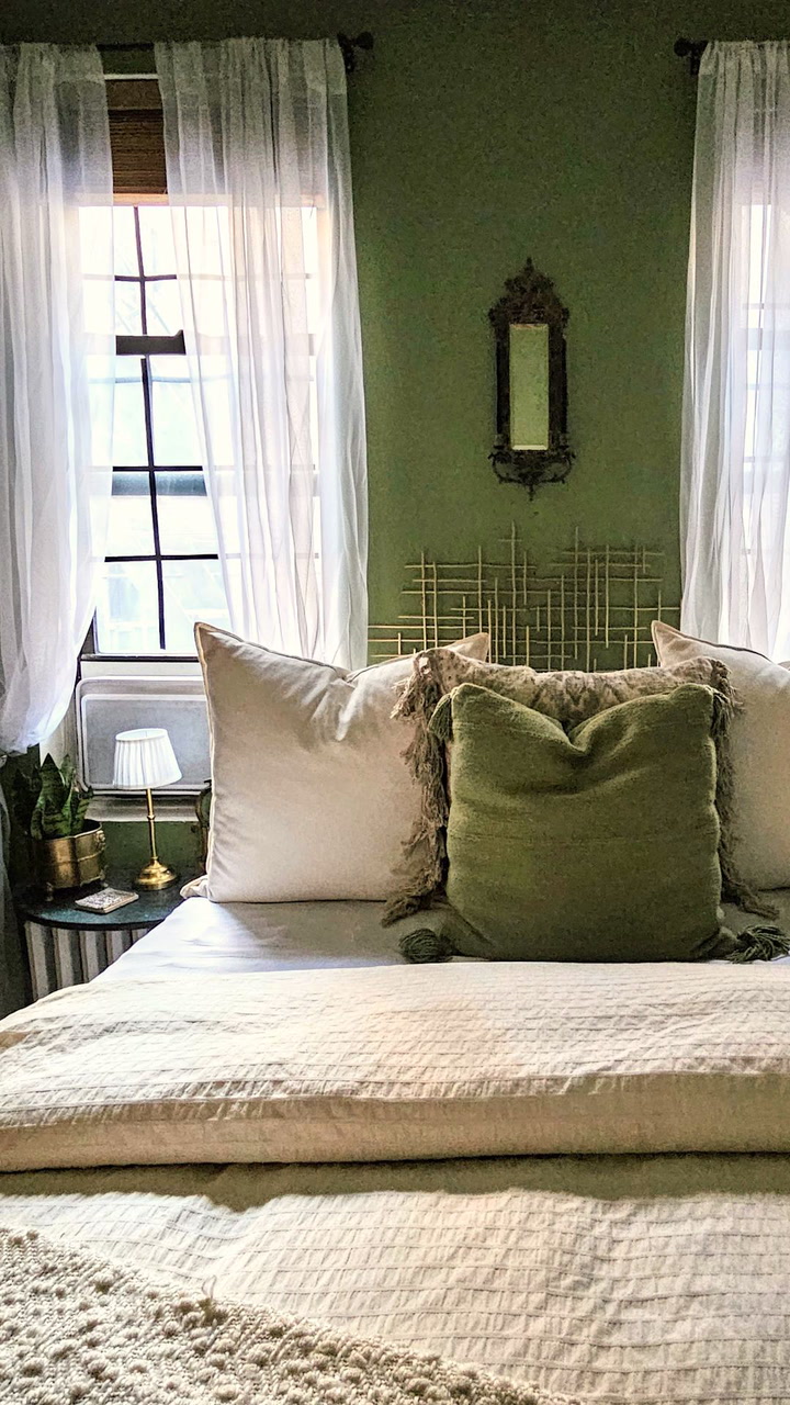 House tour: Jillian's eclectic NYC studio (TikTok edit)