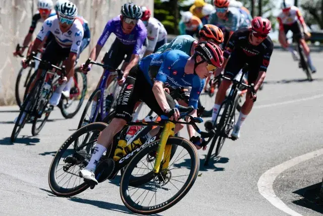 Einer Rubio y Egan Bernal dieron espectáculo en la brutal etapa 19 del ...