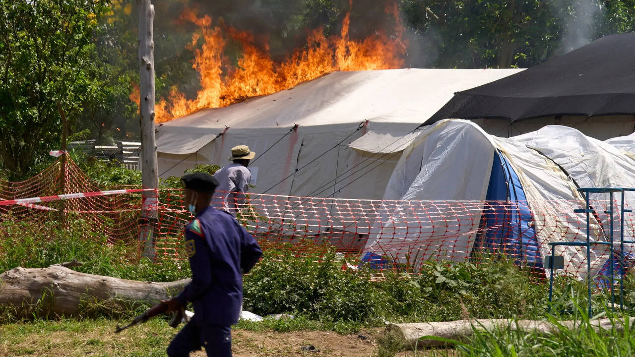 Local anger erupts in Congo as residents torch Ebola treatment center