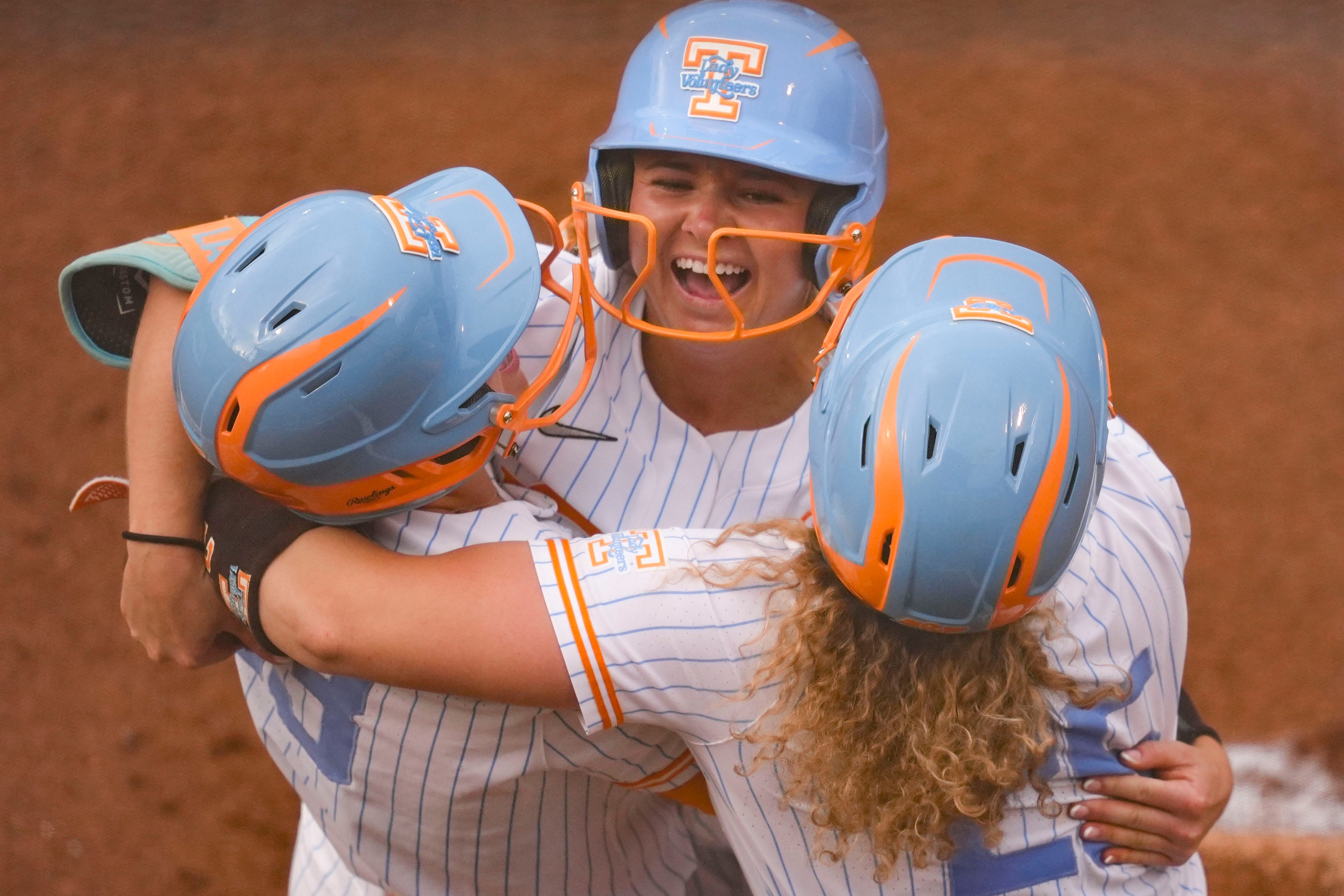 Tennessee softball, Karlyn Pickens beat Georgia 3-1 to open NCAA super ...