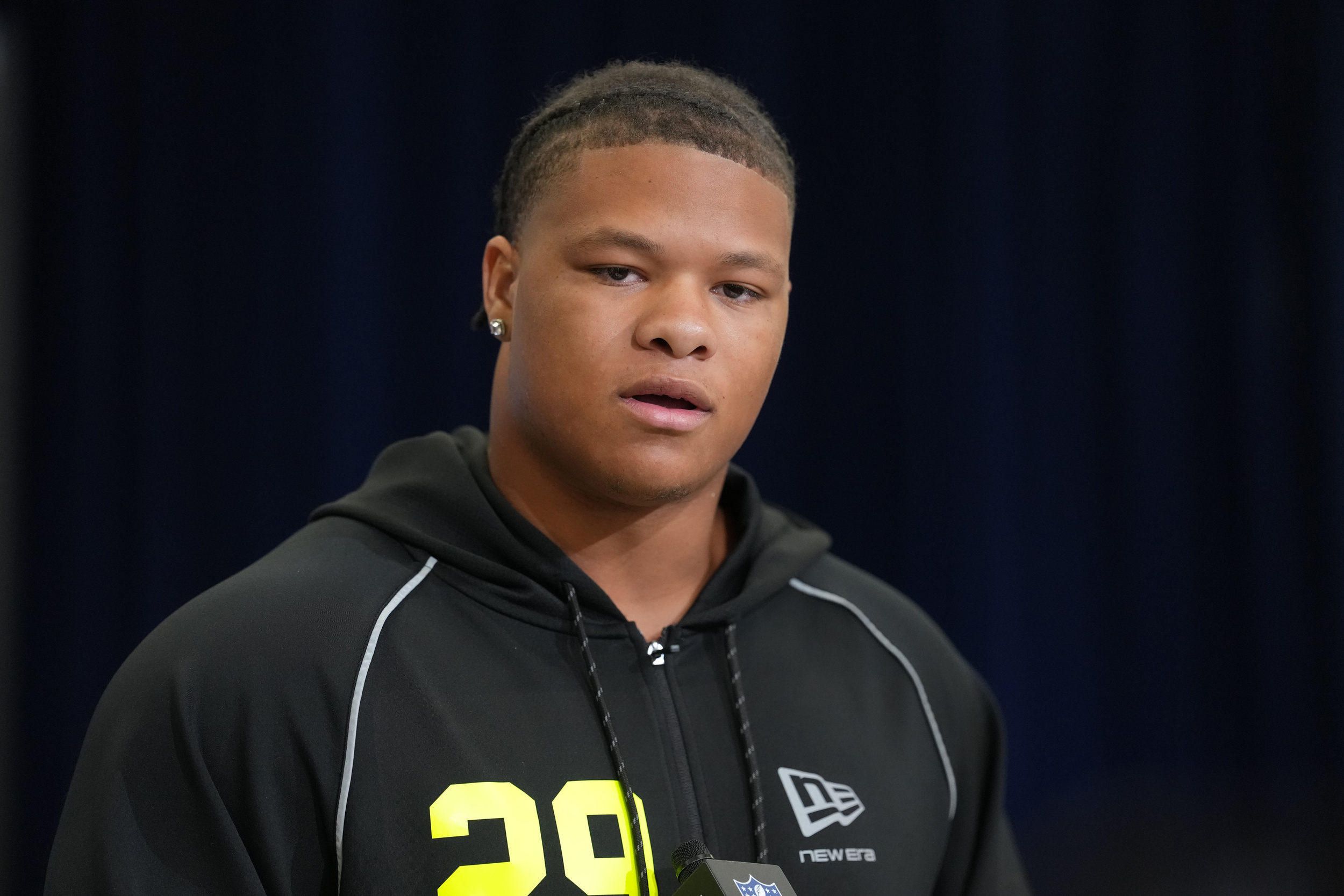 Chiefs sign round 2 DE R Mason Thomas