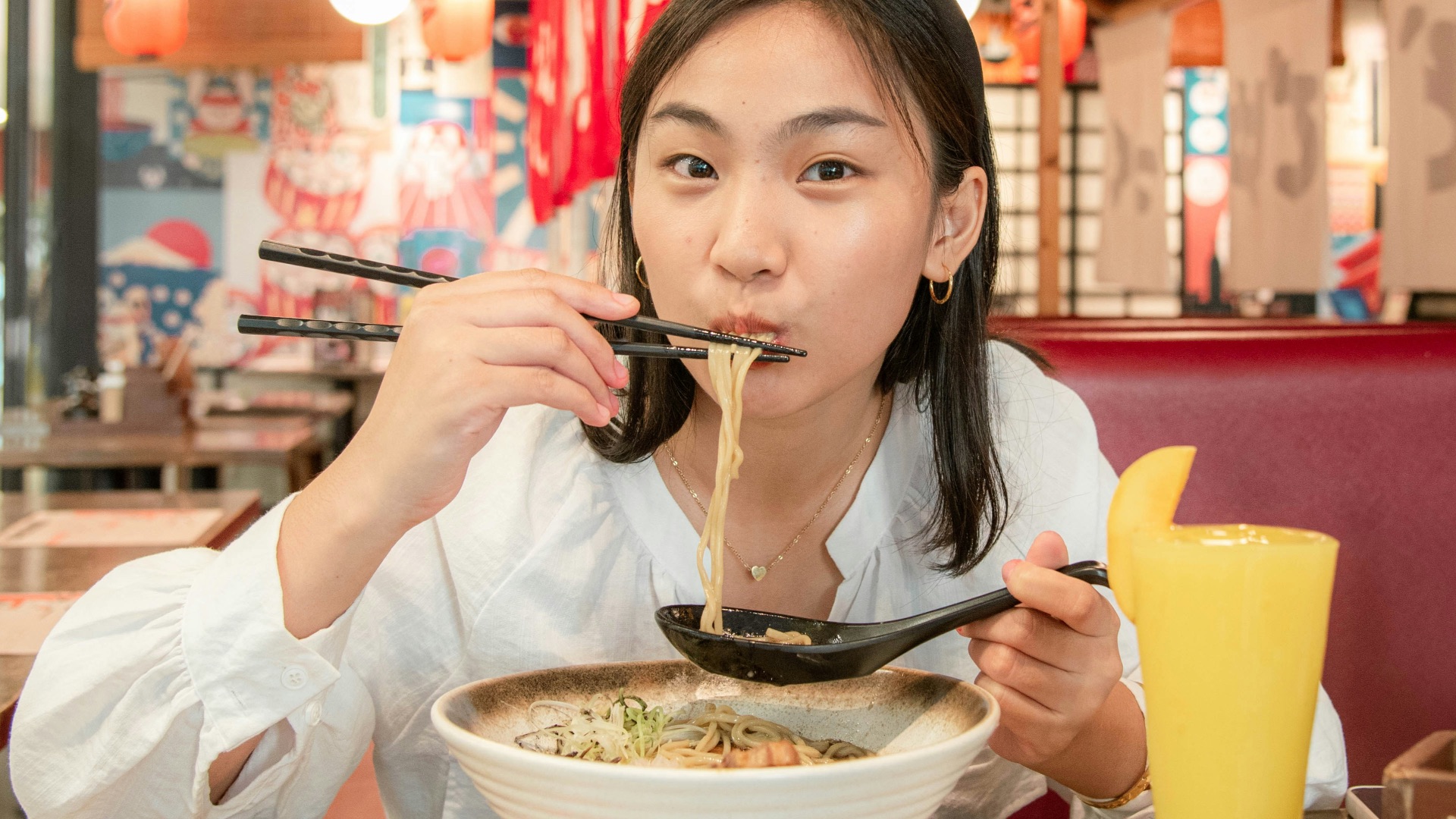 Does watching other people eat really curb your own hunger?