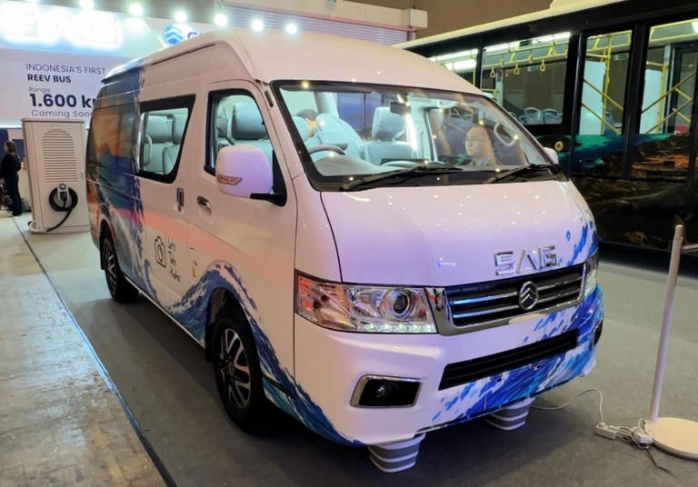 Minivan listrik SAG Max EV, siap goda juragan travel di Indonesia