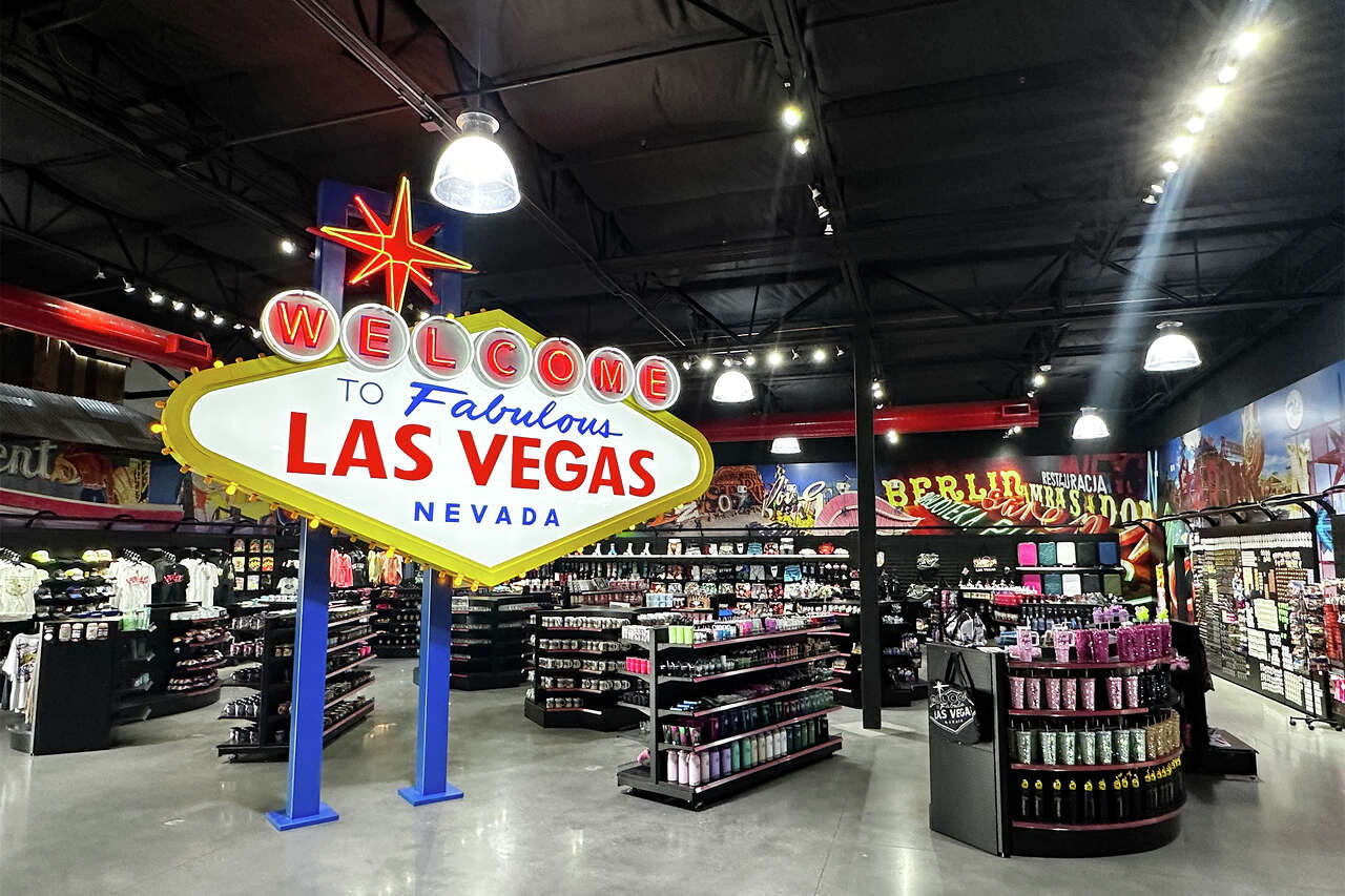 Las Vegas' largest gas station has 60 toilets and zero chill