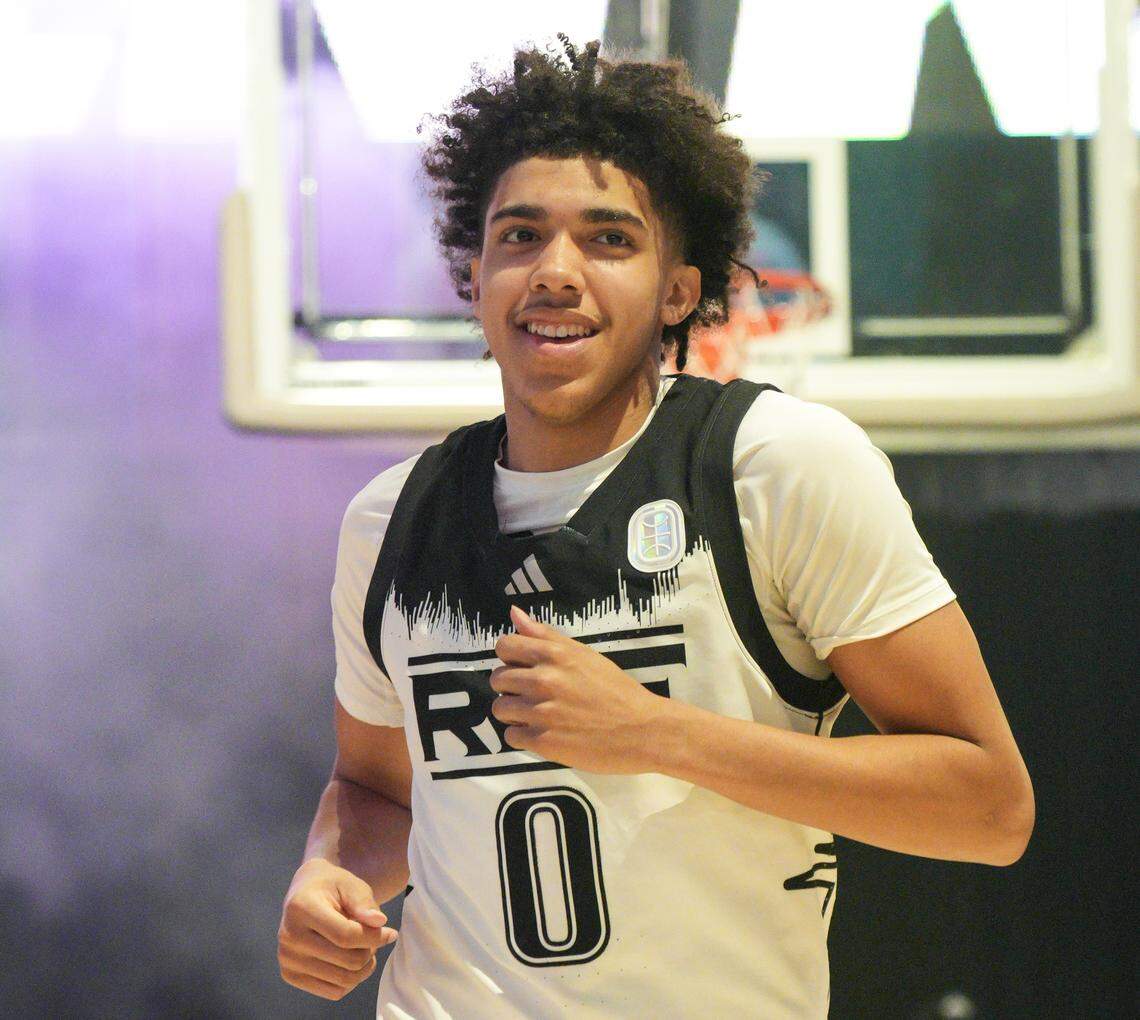 Why Taylen Kinney refers to former KU star Darryn Peterson as his 'big ...