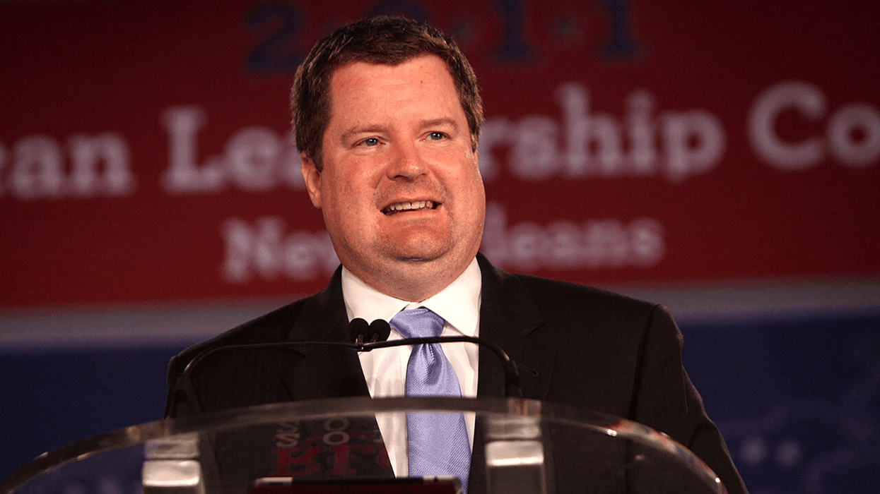 Right-wing host warns Trump's 'terrible' grift is killing the GOP's midterm