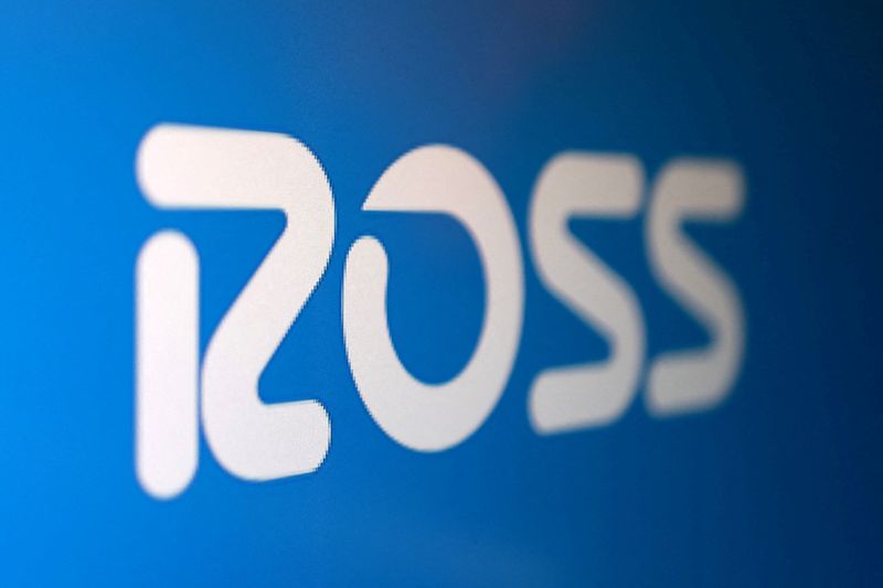 Ross raises annual outlook as shoppers remain focused on value