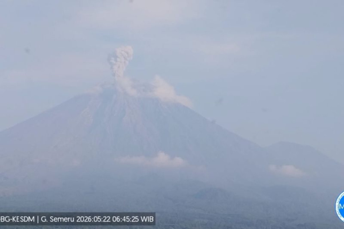 Gunung Semeru erupsi lagi, tinggi letusan sampai 1.000 meter