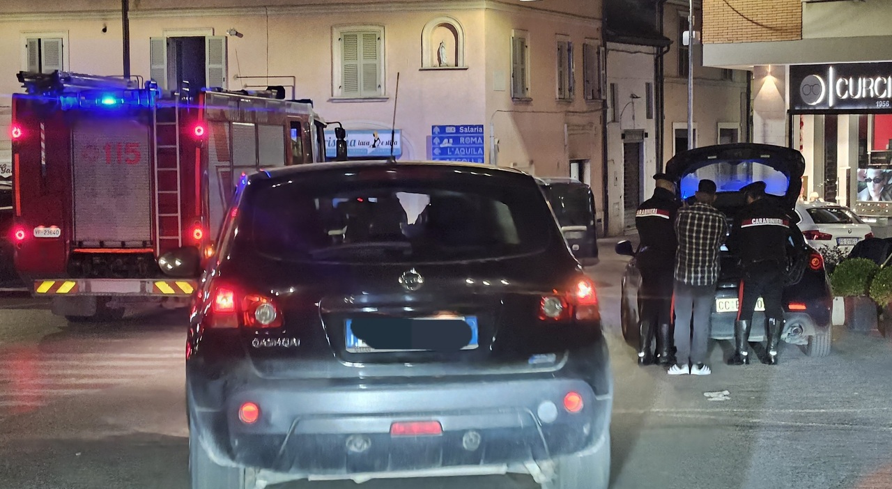 Rieti, scontro tra auto e moto in piazza Cavour: ferita una donna