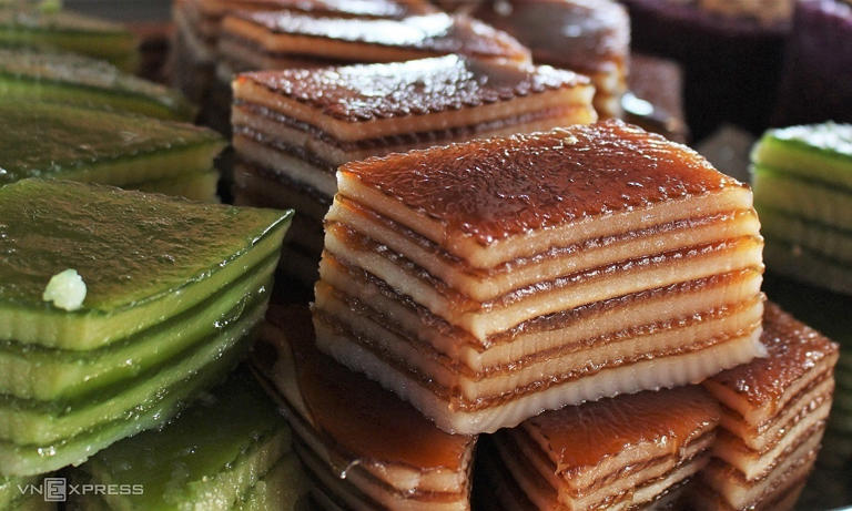 Vietnam's steamed layer cake banh da lon named among world's top 100