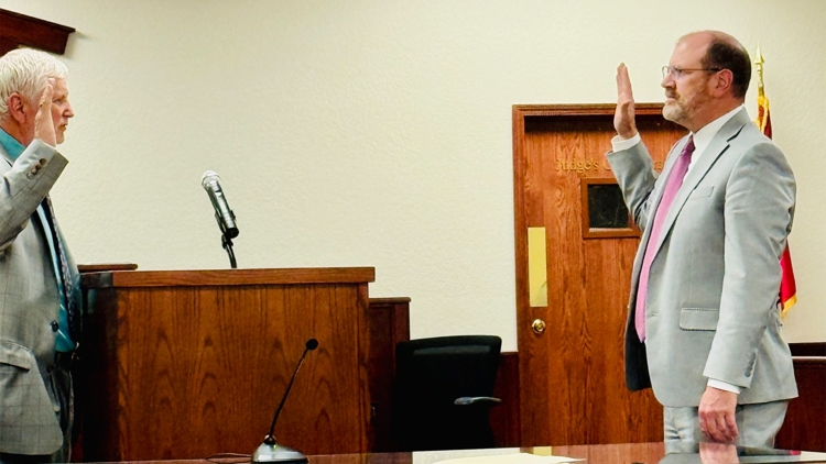 Gov. Sanders names replacement for Crawford County prosecutor taking on ...