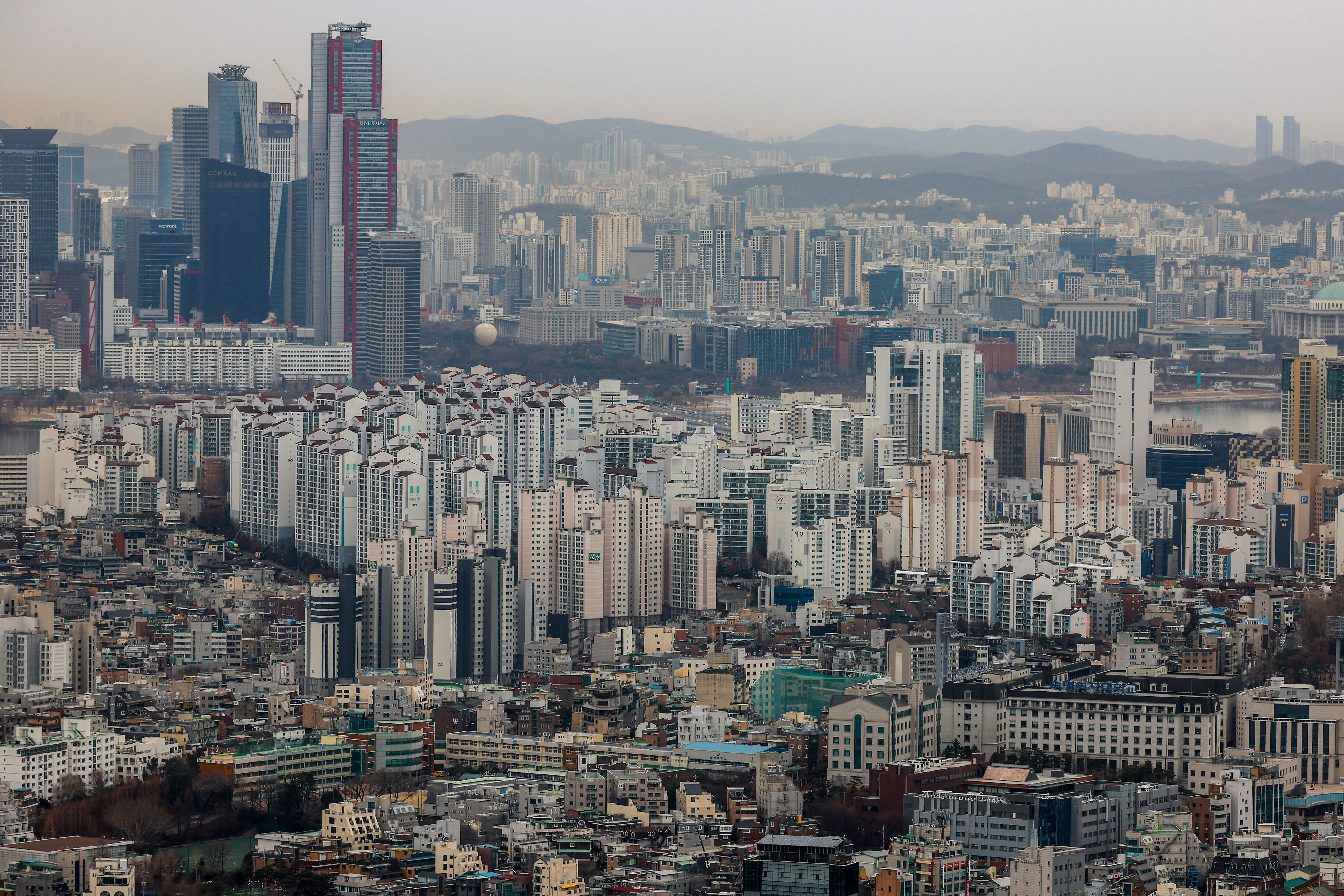 Korea, US mortgage rates surge amid high-interest shock