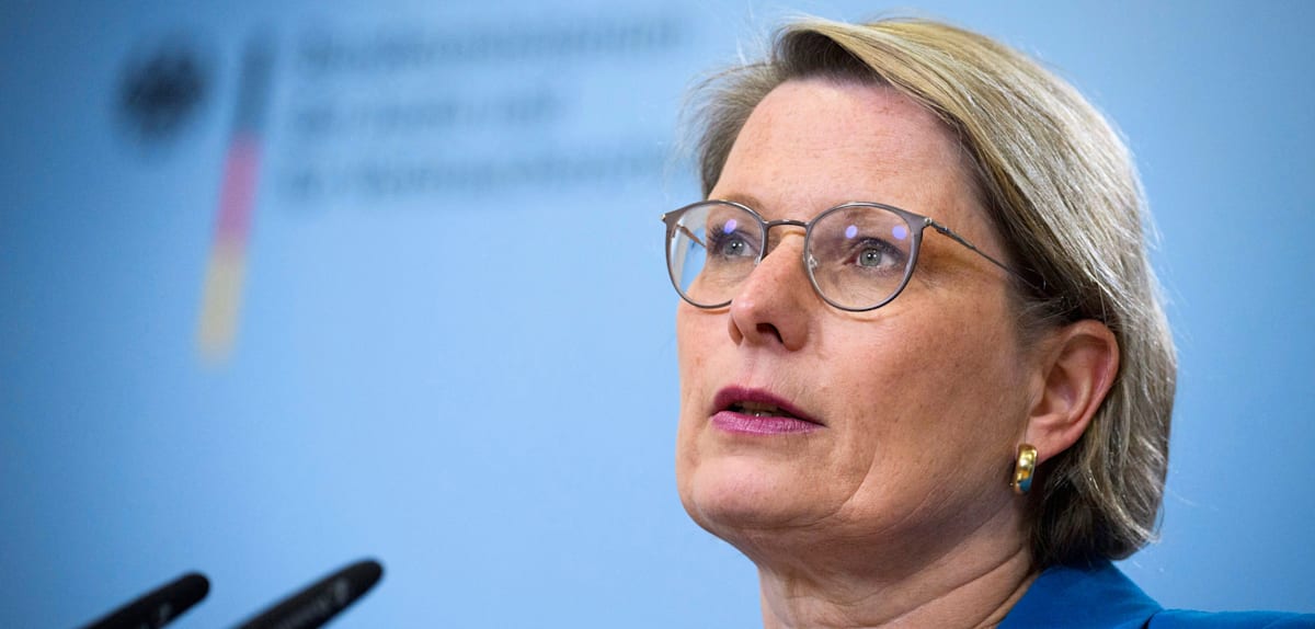 Bundesjustizministerin Hubig will schnellere Scheidung für Opfer ...