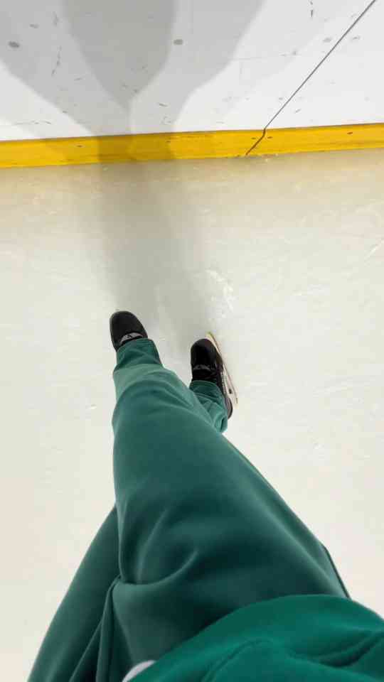 How to learn ice skating crossovers step by step
