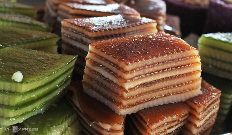Vietnam's steamed layer cake banh da lon named among world's top 100