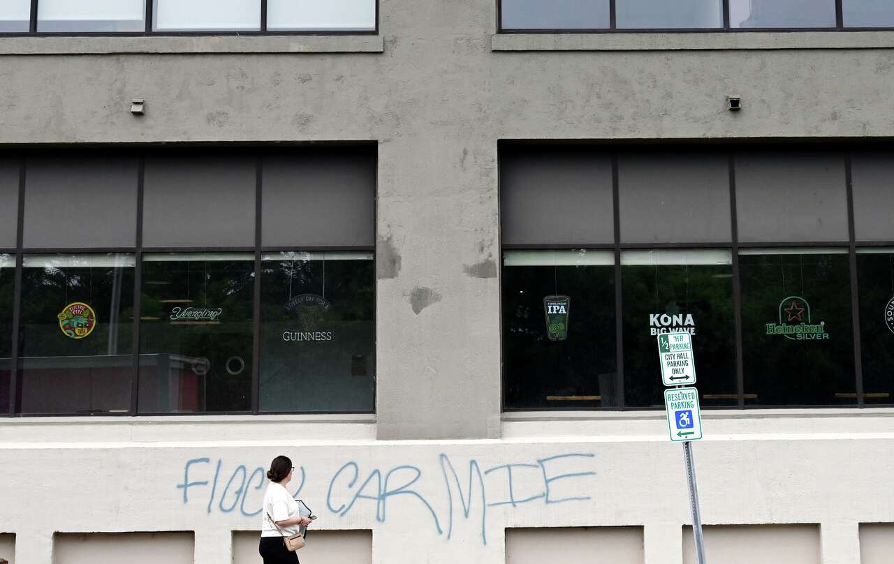 'Flock 4 mayor': Troy City Hall, several downtown sites sprayed with ...