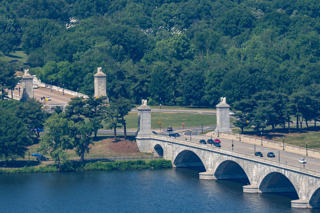 Key federal agency approves the design plan for Trump's Washington arch