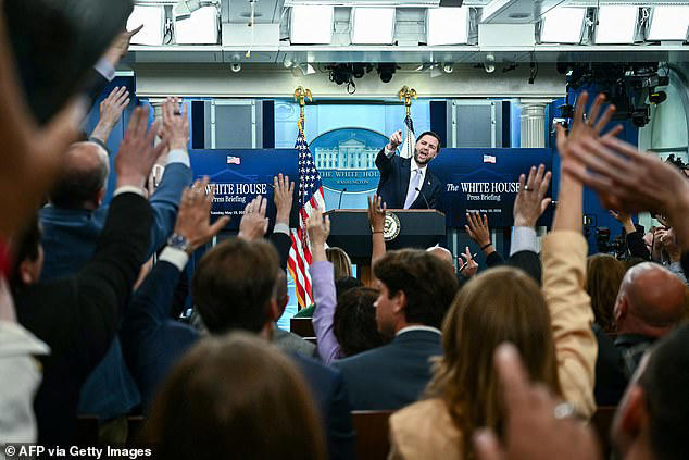 Trump's ex-press flack Sean Spicer rates JD Vance and Marco Rubio on ...