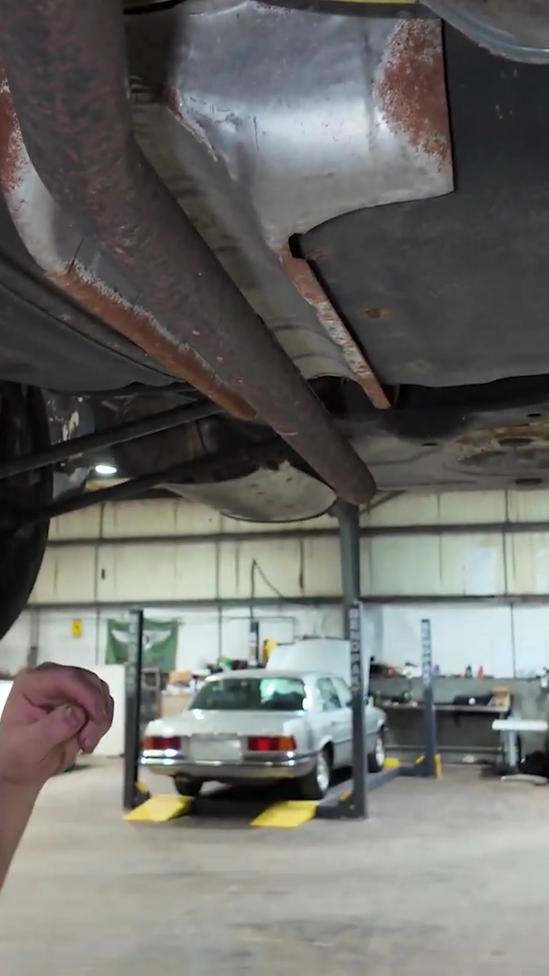 Replacing rear struts explained
