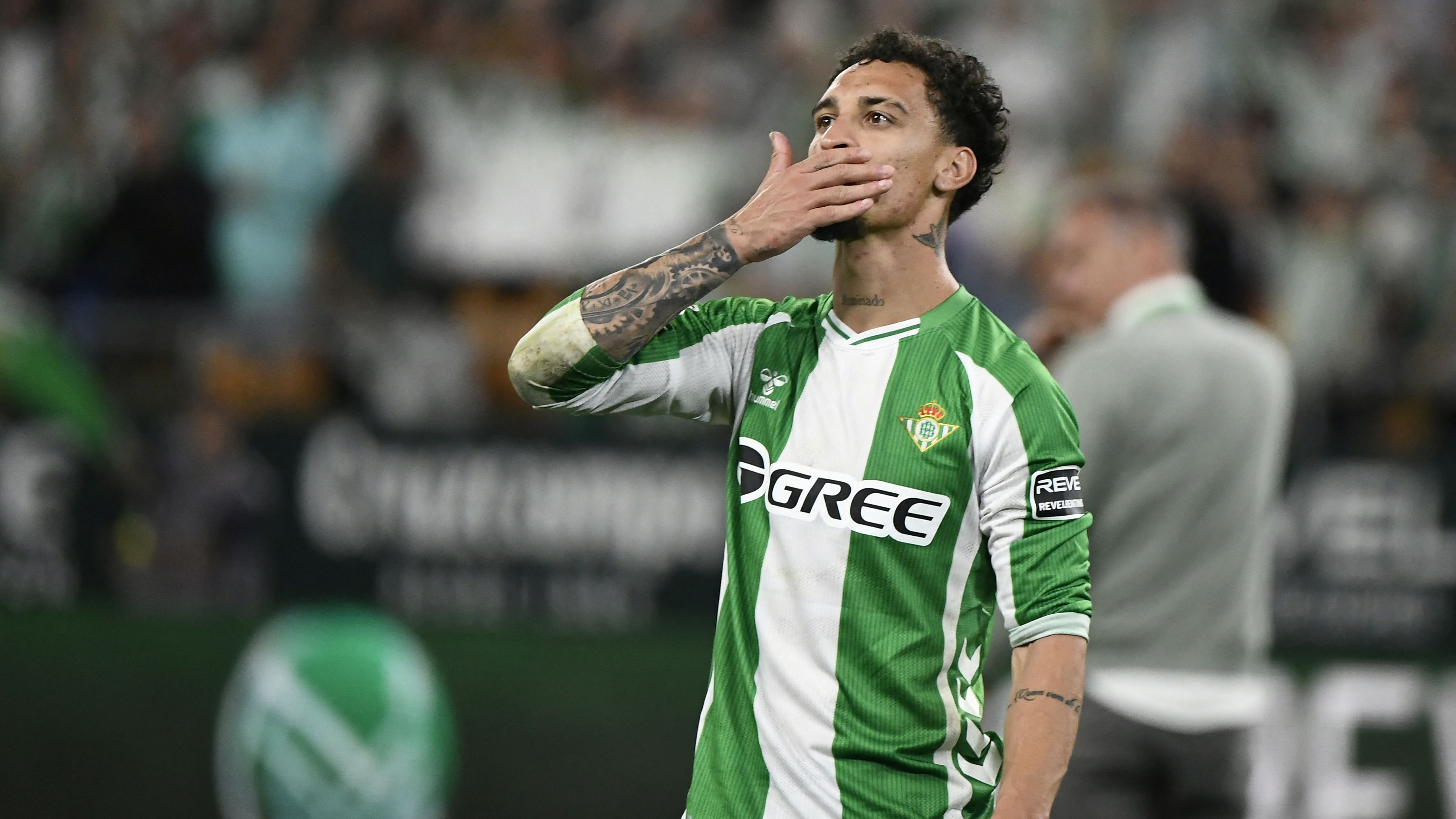 Man Utd flop Antony rules out surgery on chronic injury in defiant ...