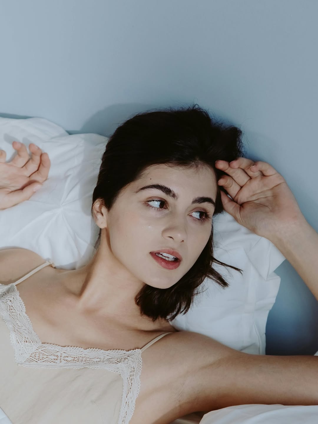 El hábito más simple para tener una piel radiante: dormir mejor
