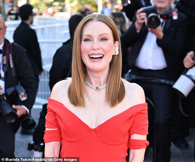 Julianne Moore reveals surprise film with former President Barack Obama ...