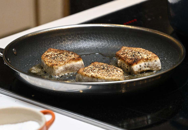 When should you actually throw out a nonstick pan? The warning signs ...