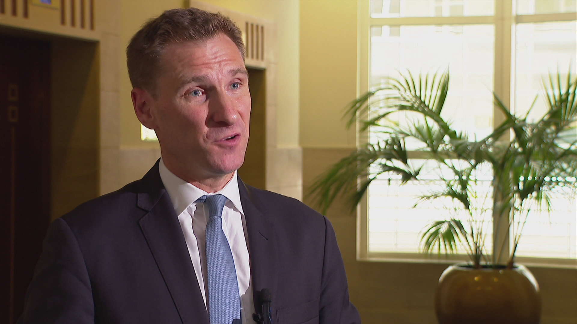 Net migration numbers 'still too high' says shadow home sec