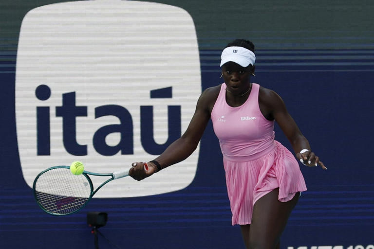 WTA roundup: Victoria Mboko beats Leylah Fernandez in all-Canadian affair