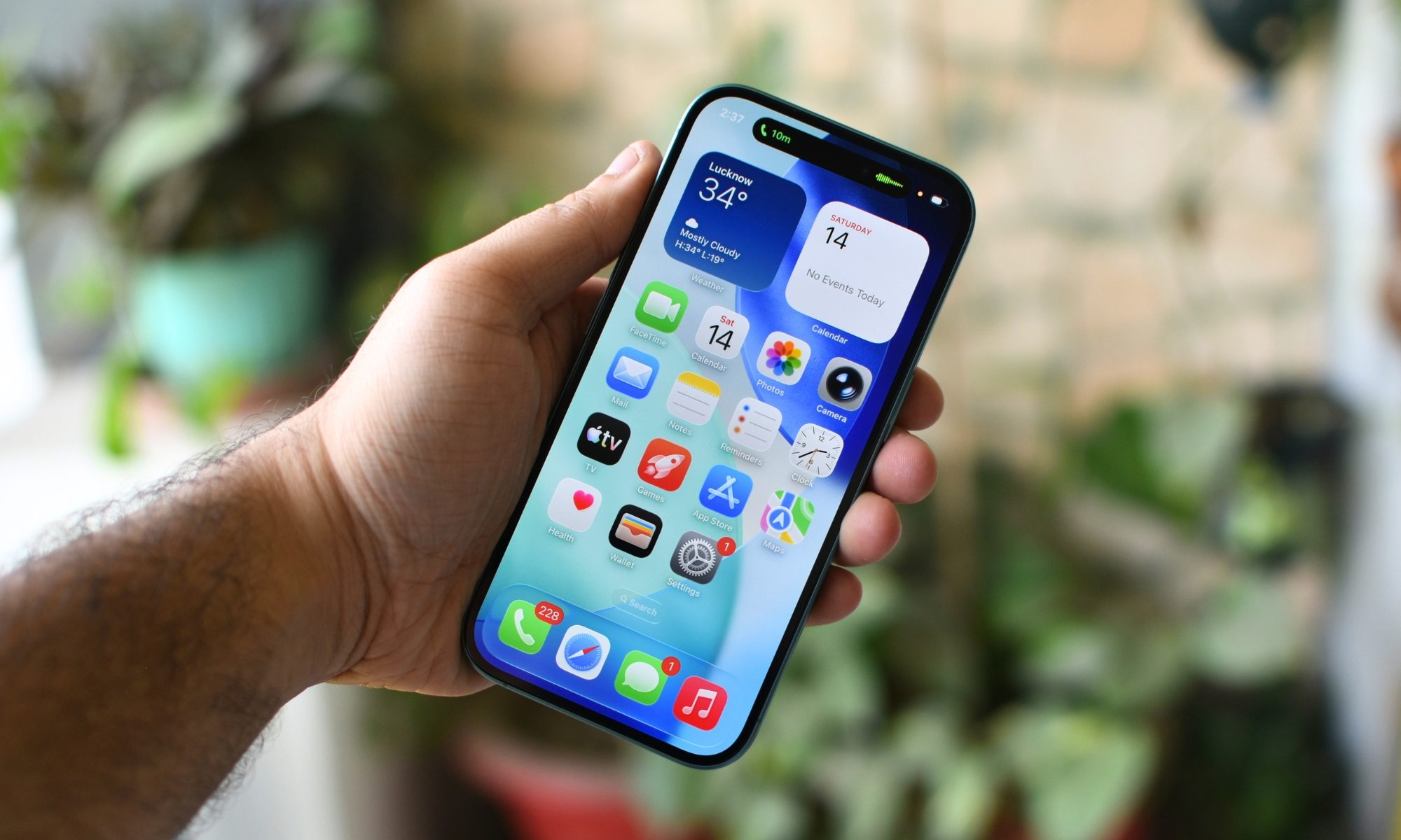 Apple’s iOS 27 could bring AI writing tools, smarter Siri, and custom ...