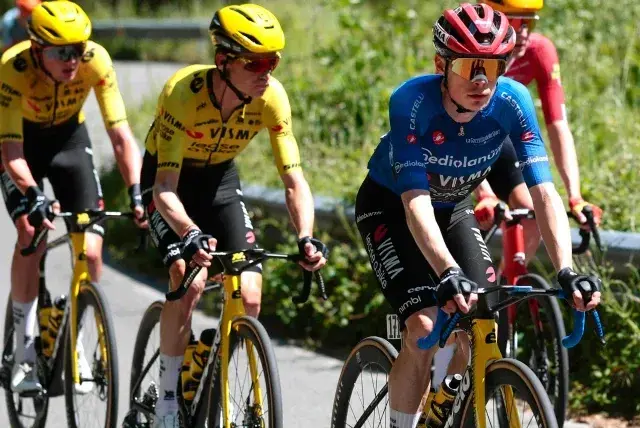 Egan Bernal aguantó los ataques y el ritmo infernal de la etapa 18 del ...