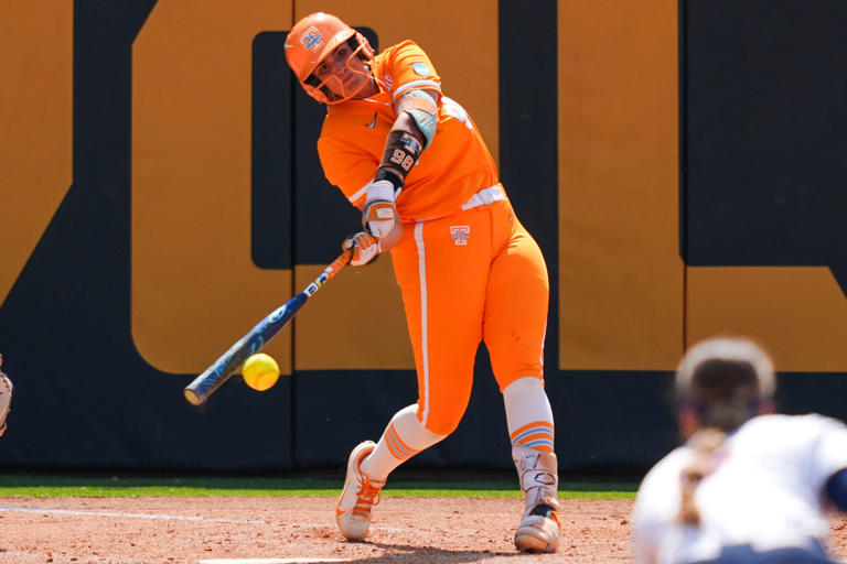 Georgia vs Tennessee live stream: NCAA Softball Tournament Super ...