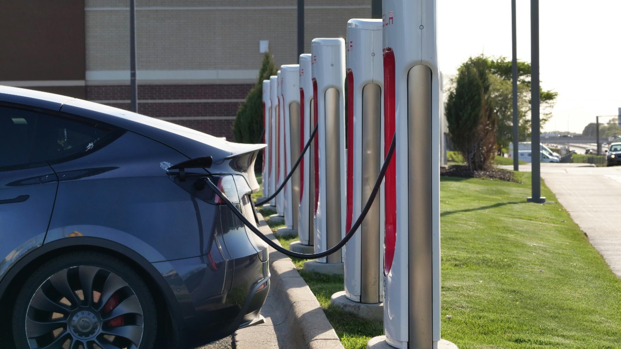 EV range in the US just jumped 11% in a single year — and the fastest ...