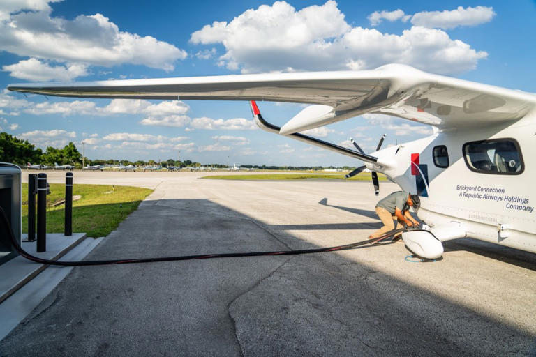 Republic Airways pilots fly electric aircraft in Florida