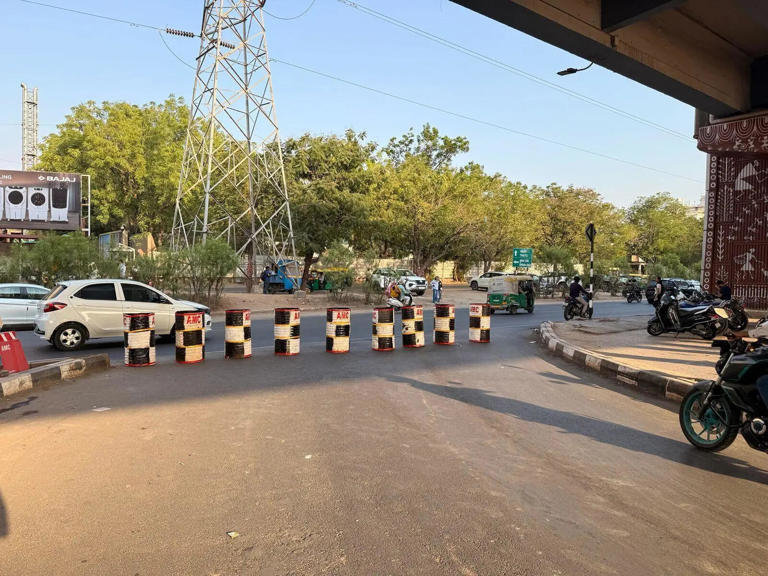 Ahmedabad: Drums, road barriers placed on SG Highway to cut traffic jams