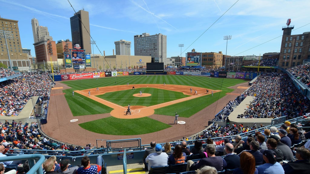 Michigan man charged by feds for making bomb threat to Toledo's Fifth ...