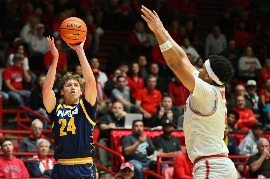 Dan Hurley, UConn land 6-foot-8 sharpshooter Isaiah Shaw from transfer ...