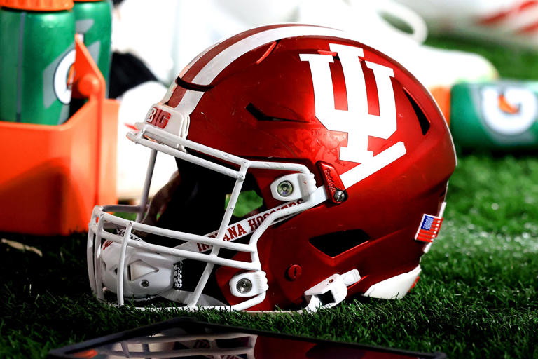 Indiana football sets visit with 2027 CB Chris Bradley