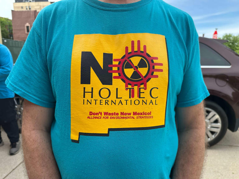 Kalamazoo leaders rally against Palisades nuclear plant restart