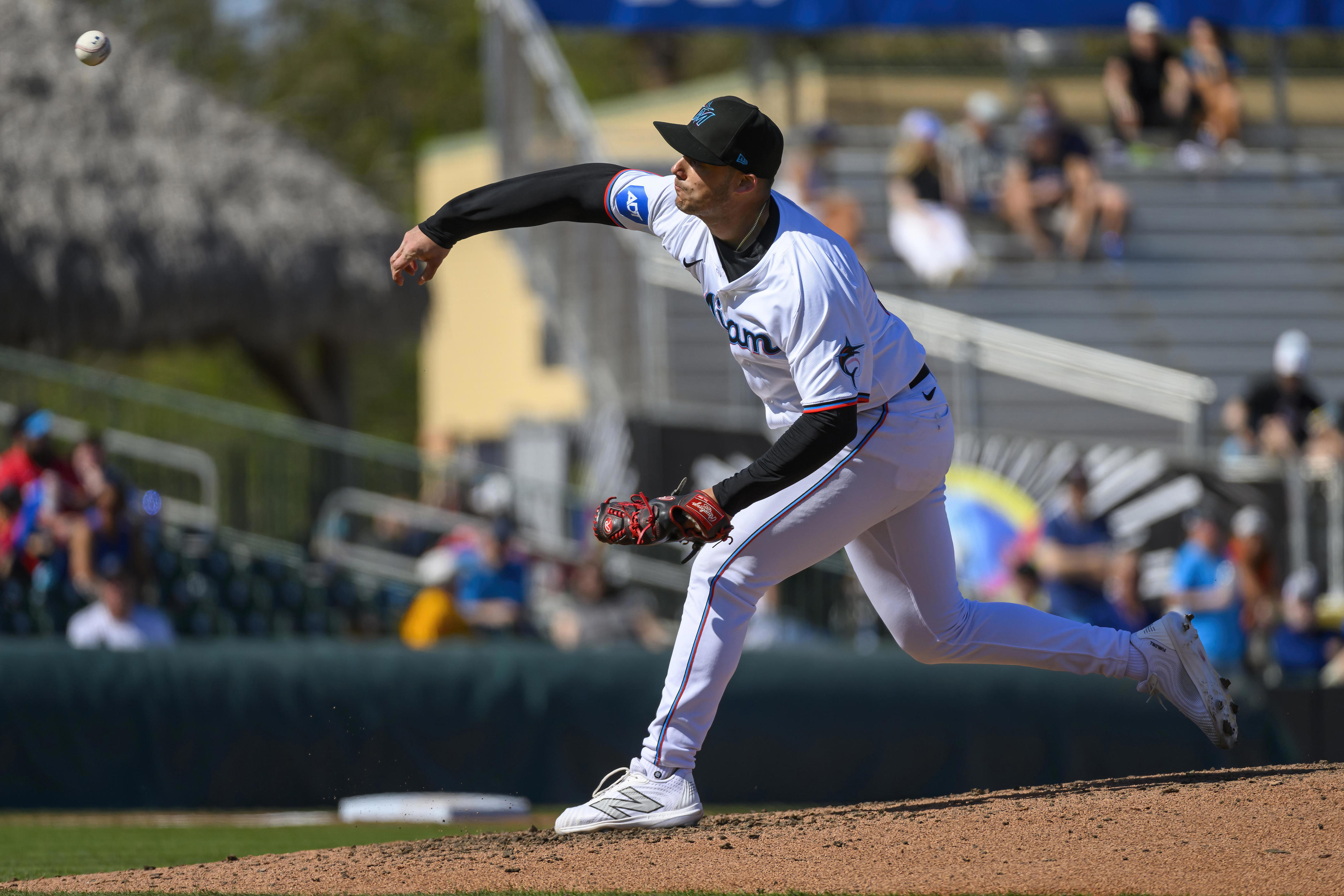 Reds trade Rece Hinds to Marlins for RHP Zach McCambley