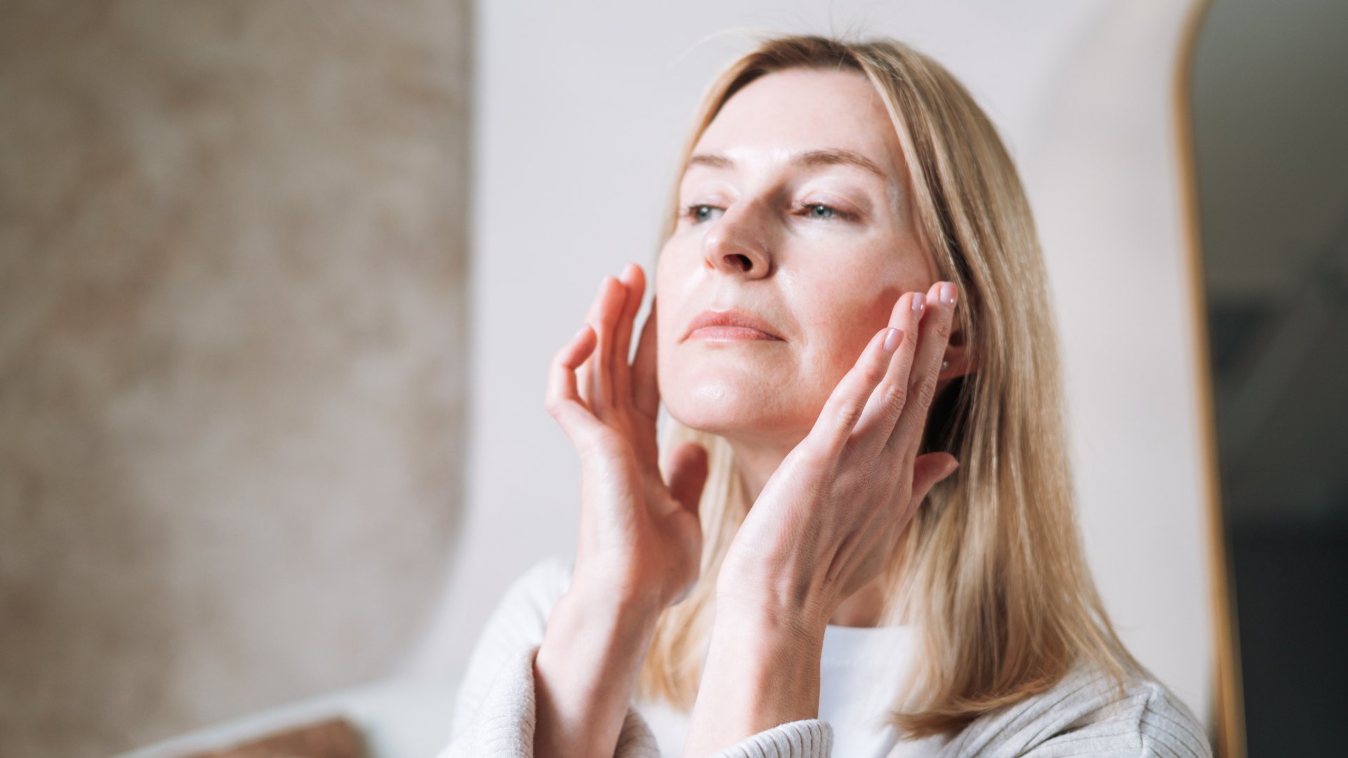 Thousands of Amazon reviewers use this gentle retinol to 'erase' fine lines