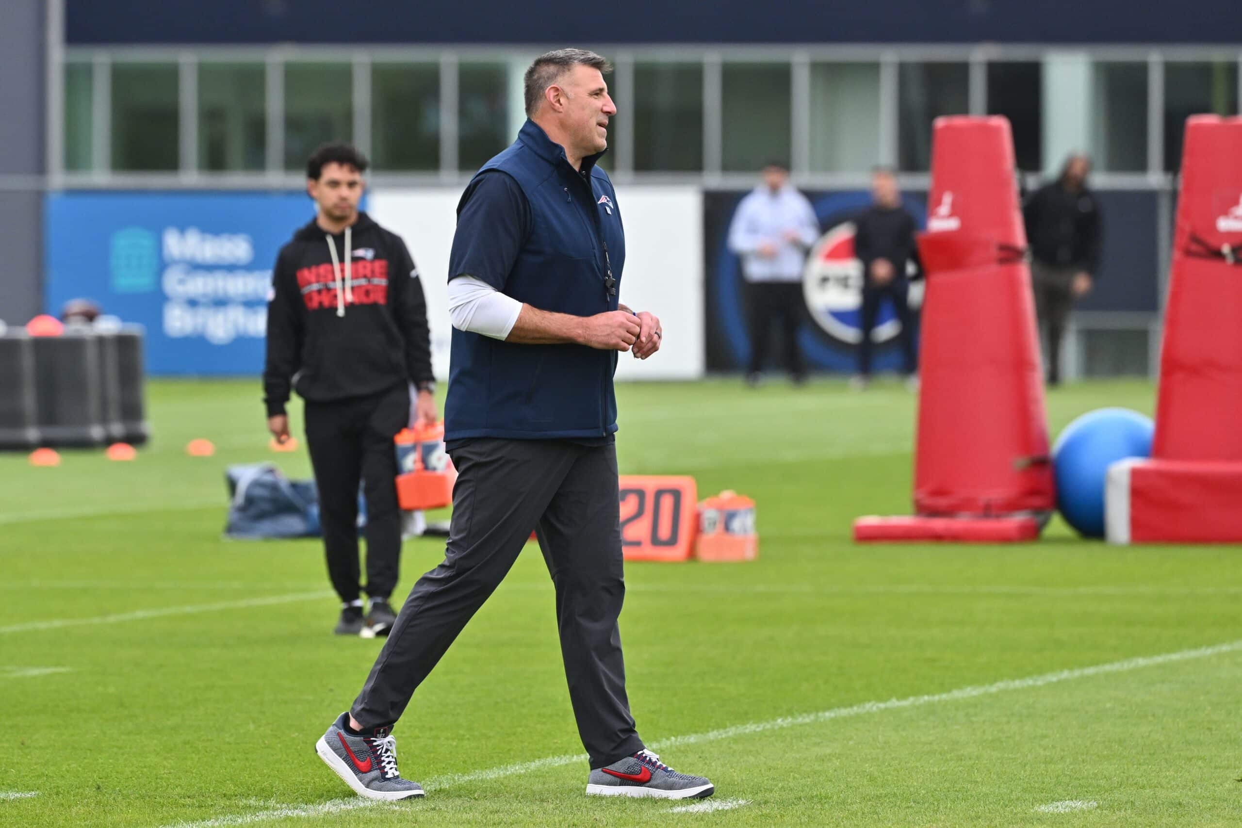 Is this what losing the locker room looks like? Concerning Mike Vrabel ...