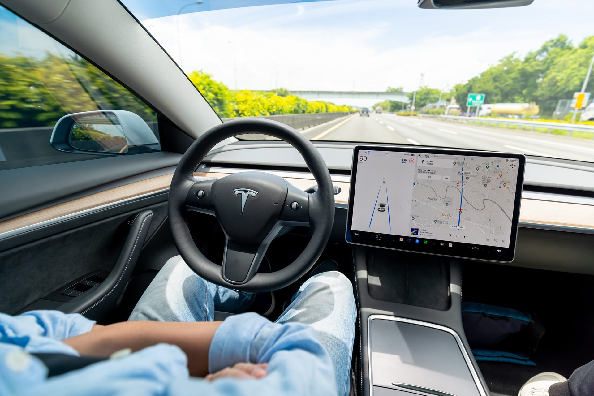Elon Musk acompanha Trump na China e consegue liberar 'piloto ...