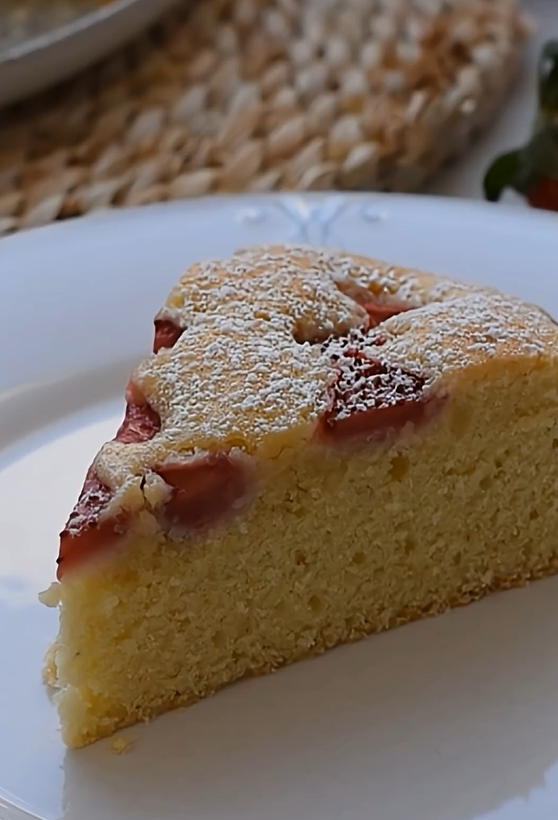 Tarta de fresas casera: el secreto de un bizcocho suave y lleno de frescura