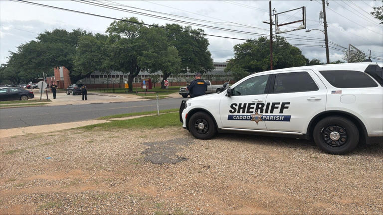 Caddo Parish deputies lift lockdown at Booker T Washington High School ...